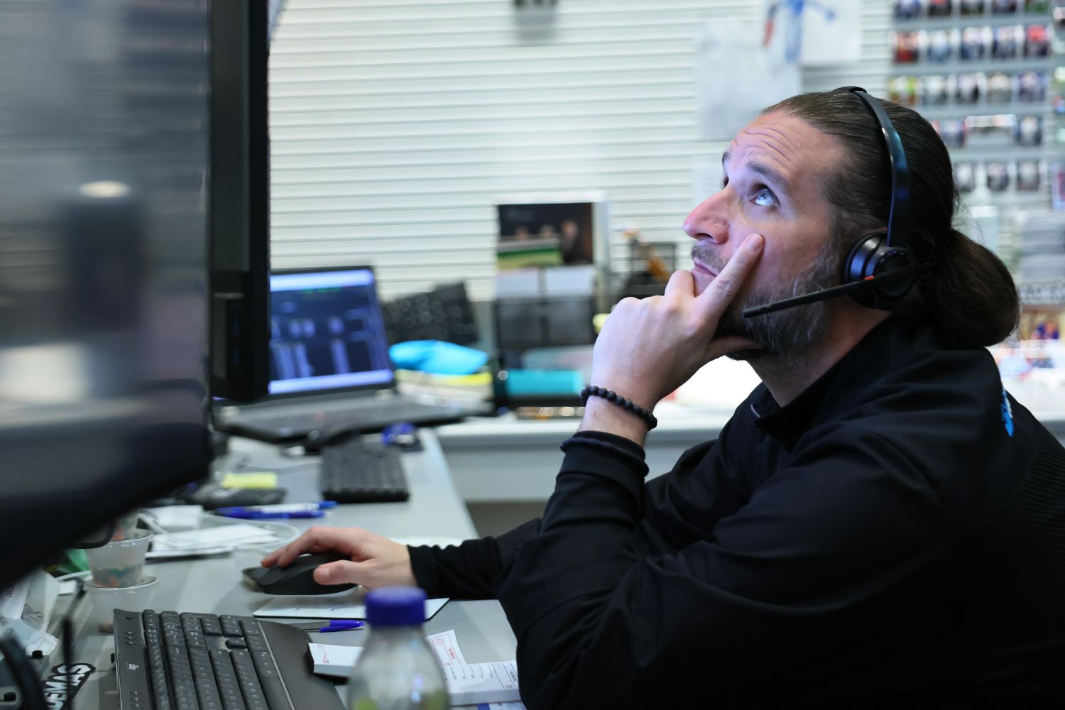 Stock Markets Plunge as Trump Nominates Warsh for Fed Chair; Dow Drops ...